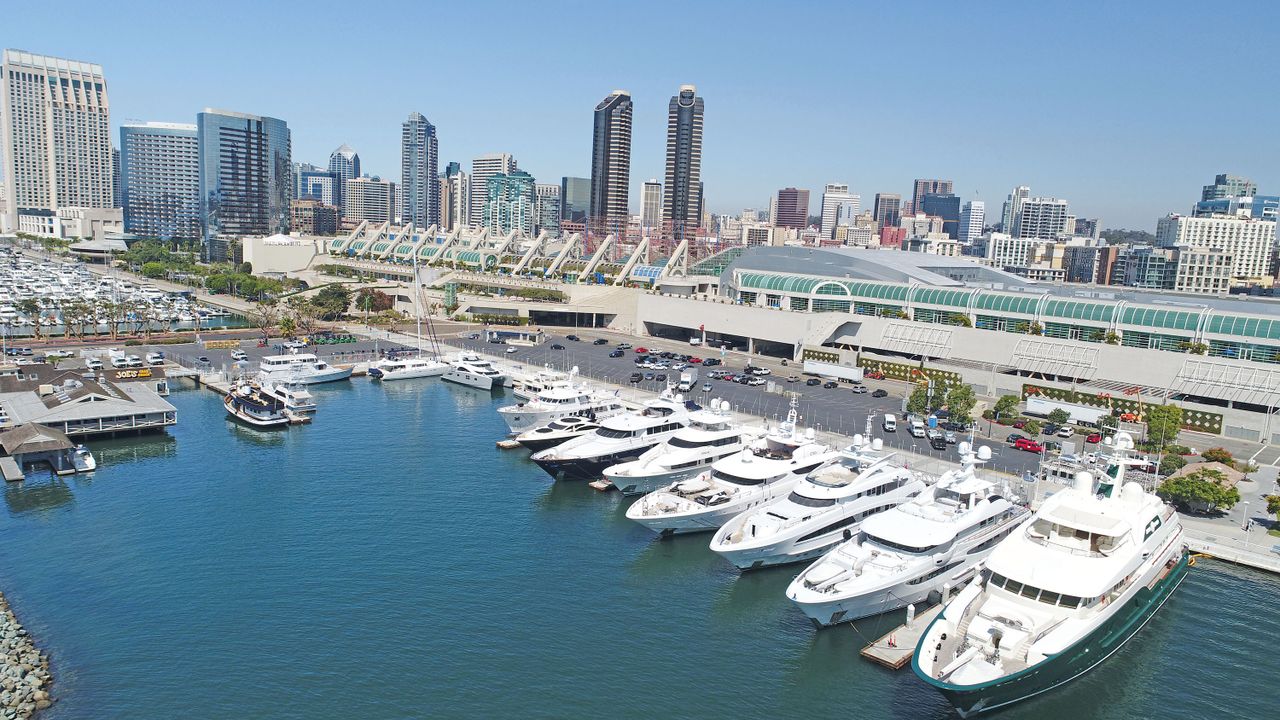 Fifth Avenue Landing - Superyacht Marina | Dockwalk